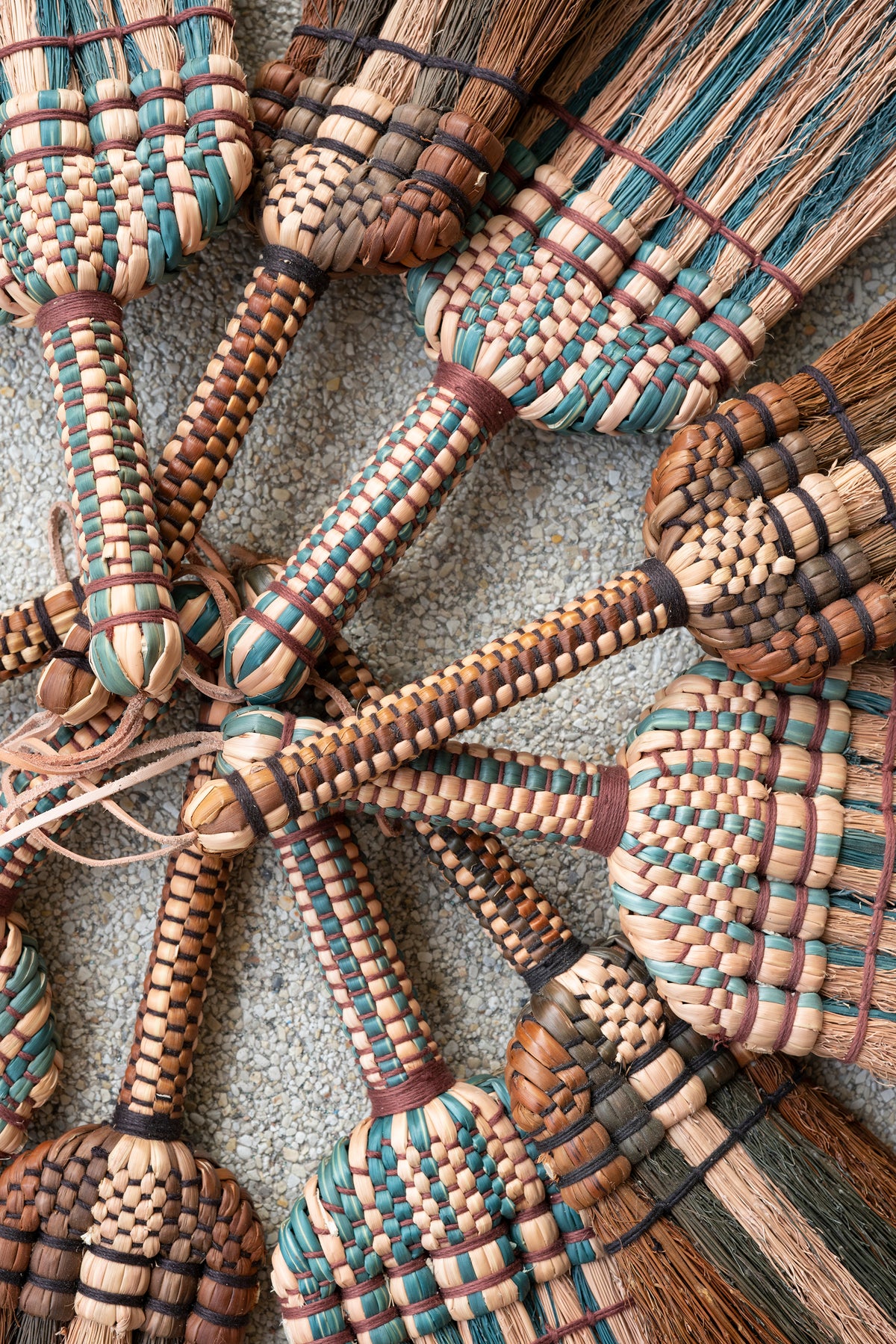 Baan Boon Broom - Brown + Cream
