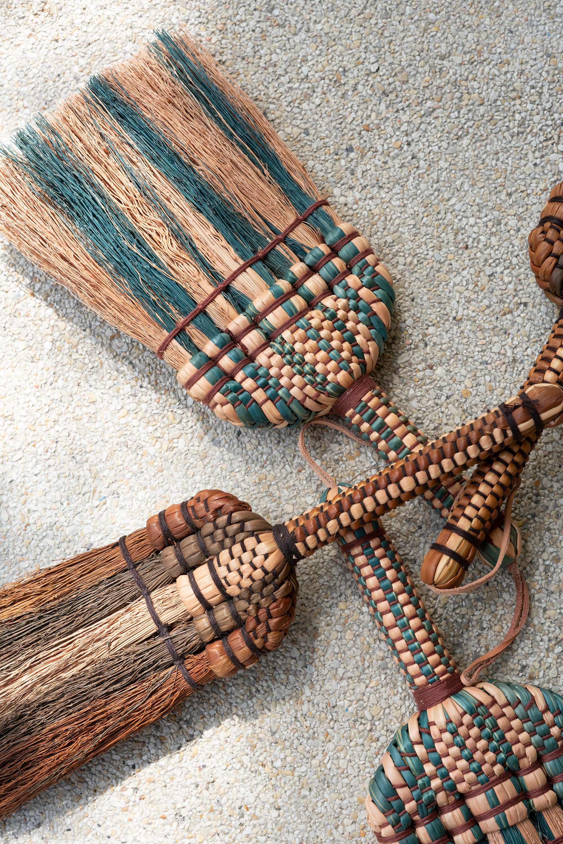 Baan Boon Broom - Brown + Cream